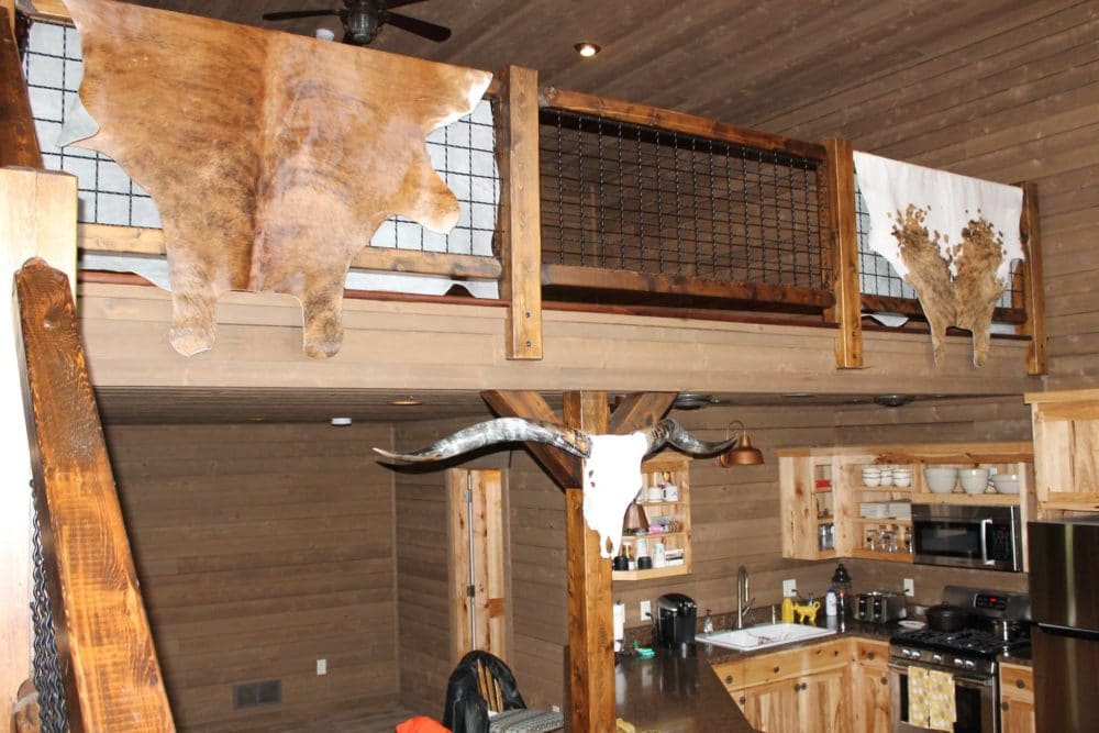 Luxury Farm Hunting Cabin - Walters Buildings