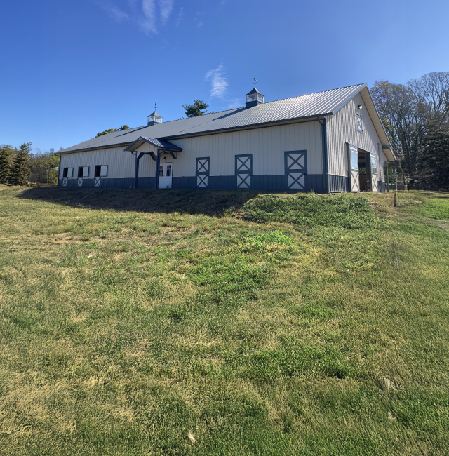 Equestrian Barn - Walters Buildings